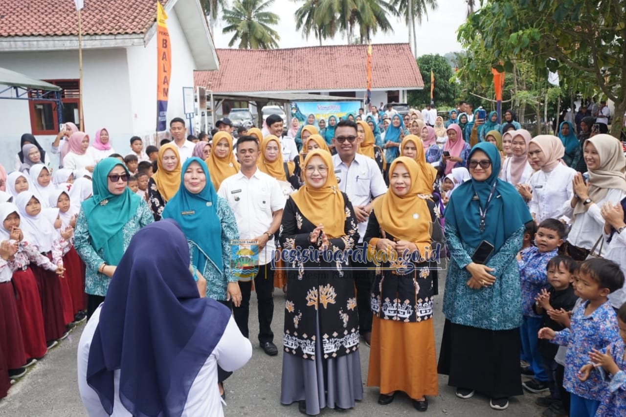 HARI INI KETUA TP-PKK SEPTI HERI AGUSNAENI KUNJUNGI BALAM DAN RATA ...